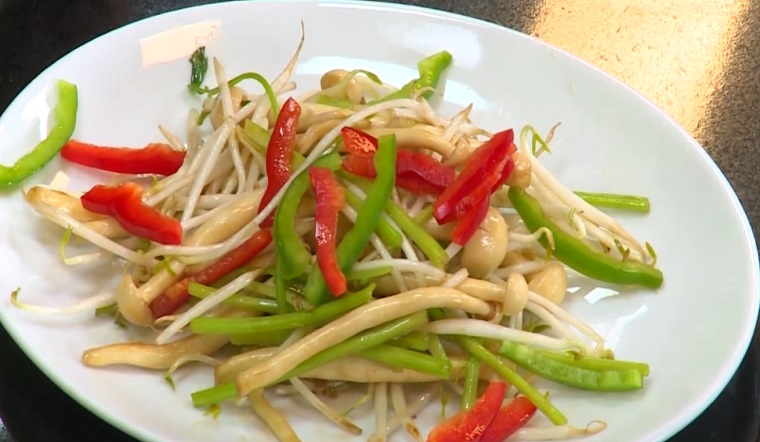 Công thức làm nấm bạch tuyết xào tam sắc đổi vị ngày rằm | KhaiStore.vn